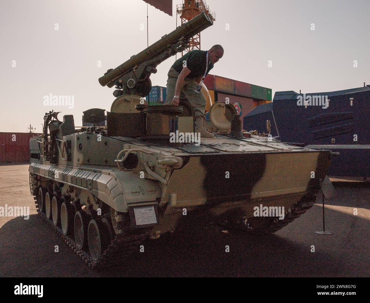 High explosive anti tank hi-res stock photography and images - Alamy