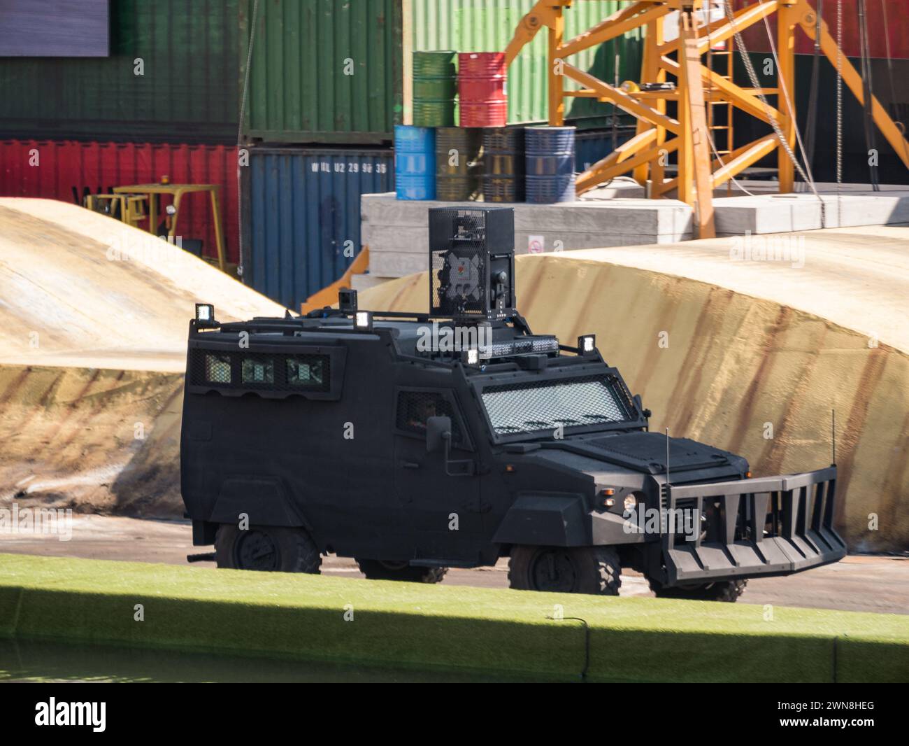 Abu dhabi police car hi-res stock photography and images - Alamy