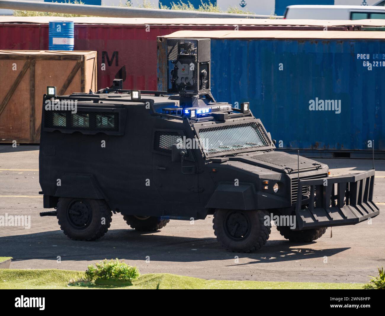 Abu dhabi police car hi-res stock photography and images - Alamy