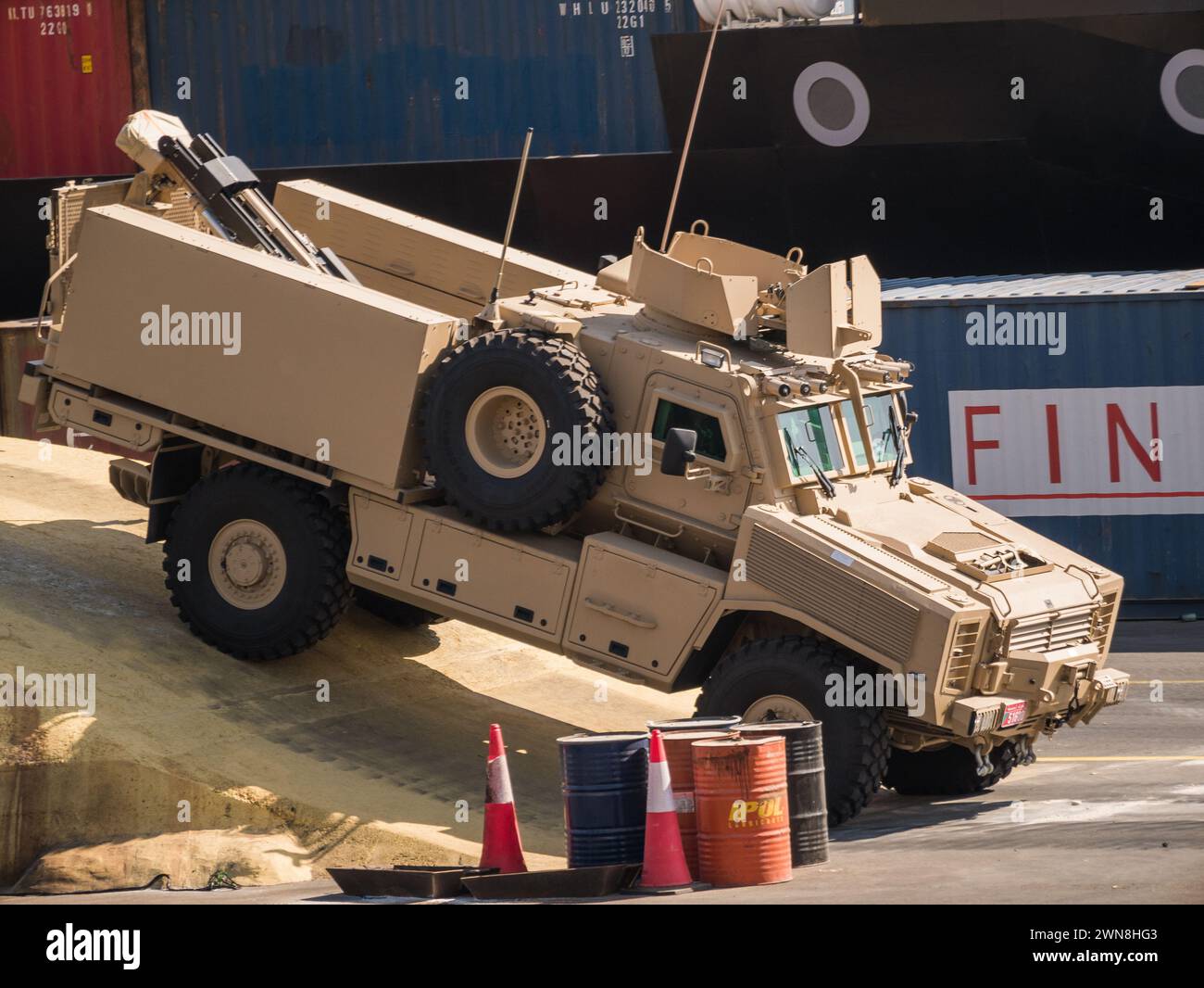120mm mortar system hi-res stock photography and images - Alamy