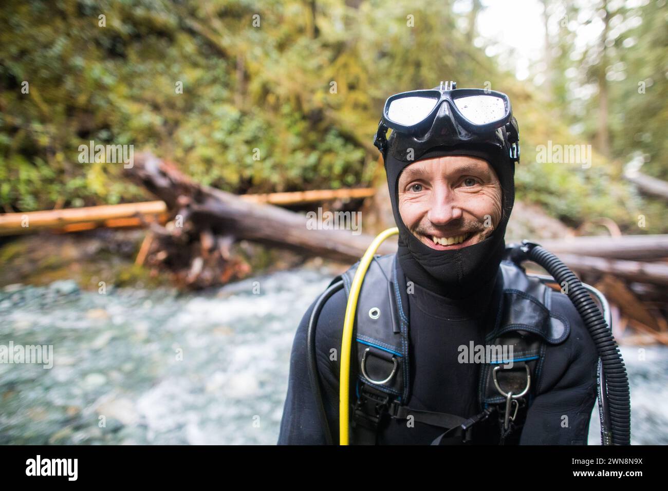 Portrait of scuba diver before his dive Stock Photo - Alamy
