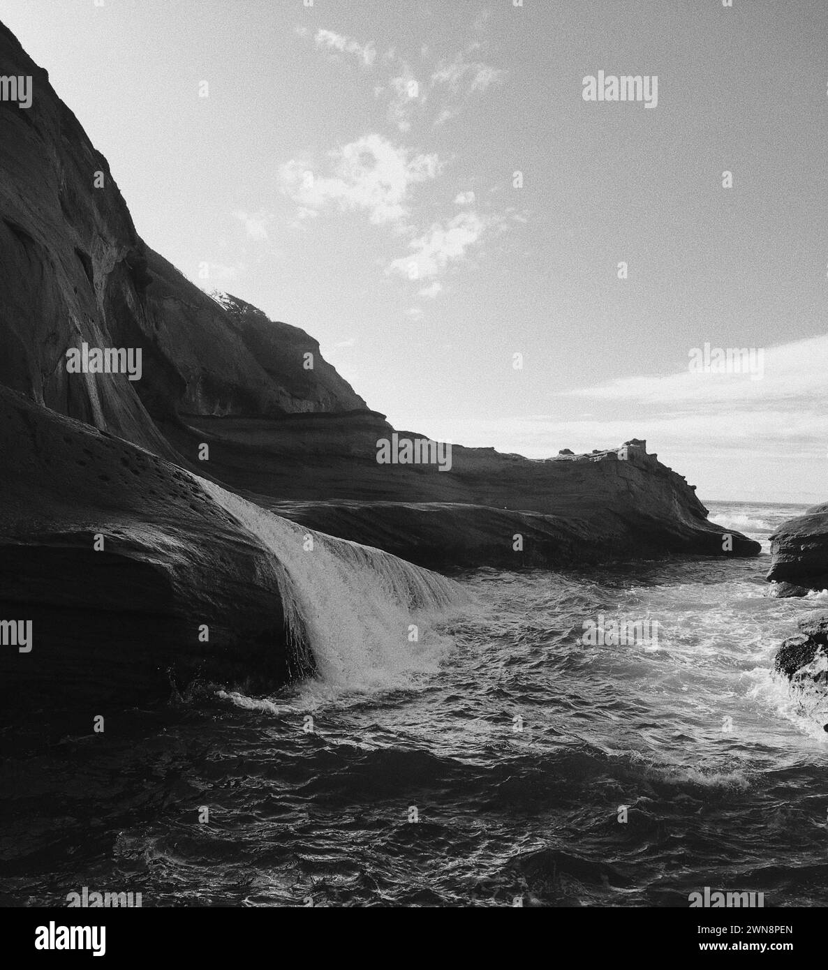 Sharp rocks hi-res stock photography and images - Alamy