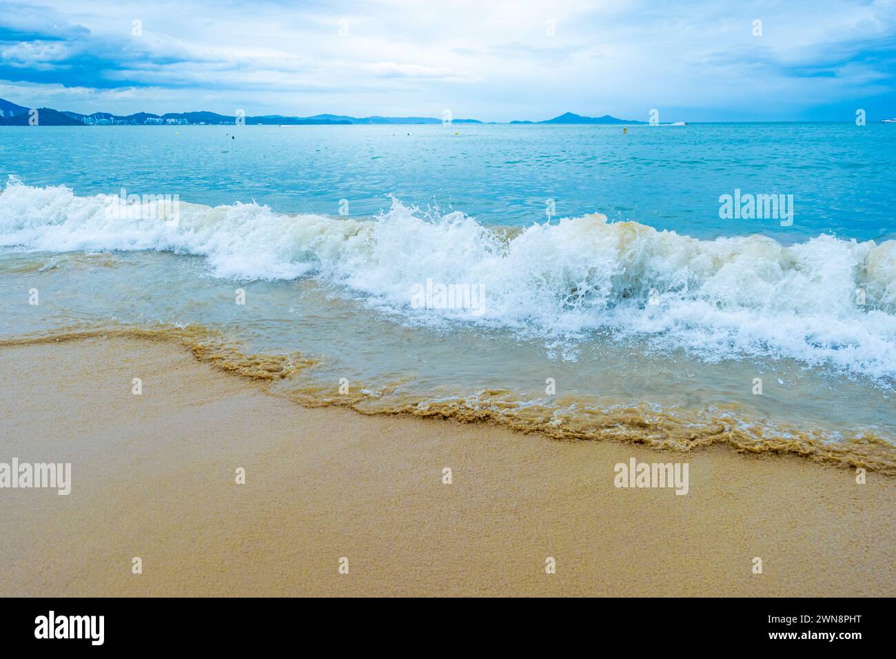 A background of beach waves Stock Photo - Alamy