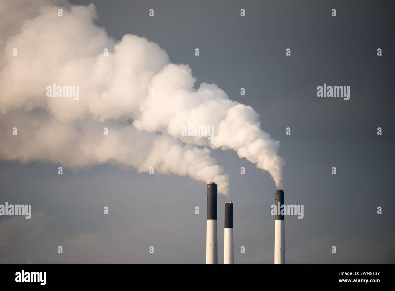 Smoke pouring from chimney hi-res stock photography and images - Alamy