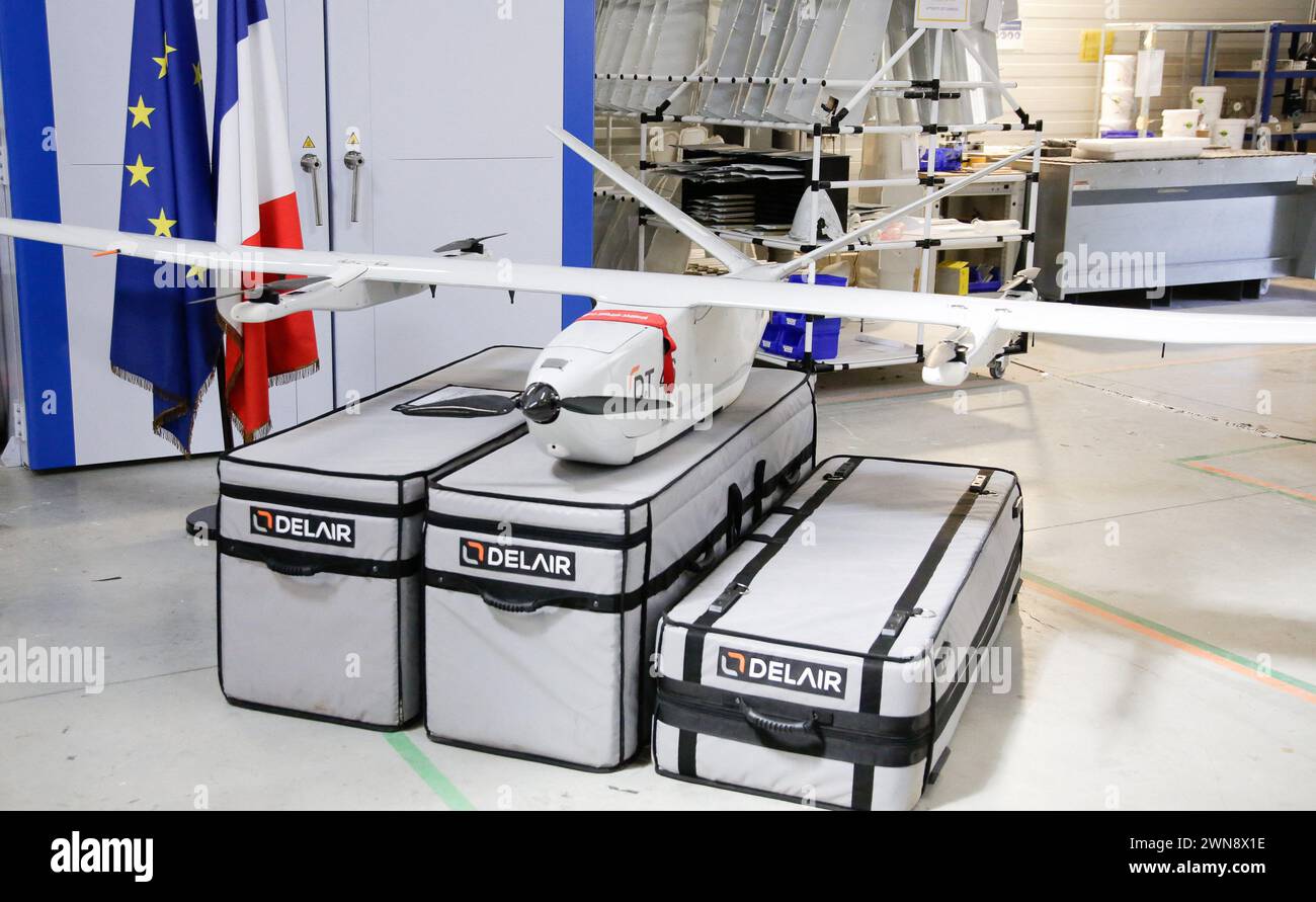 Military data processing hi-res stock photography and images - Alamy