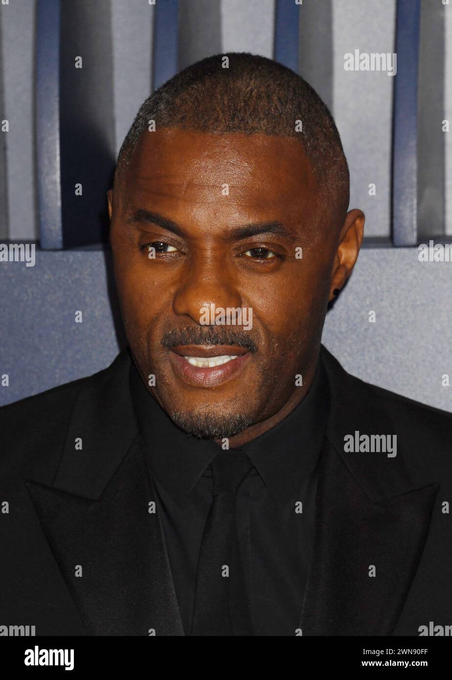 LOS ANGELES, CALIFORNIA - FEBRUARY 24: Idris Elba attends the 30th ...