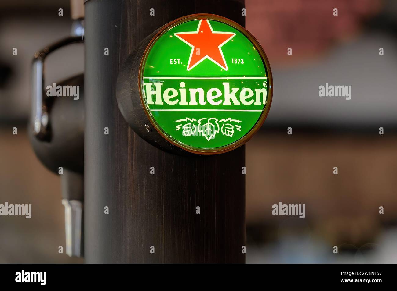 Heineken logo hi-res stock photography and images - Alamy