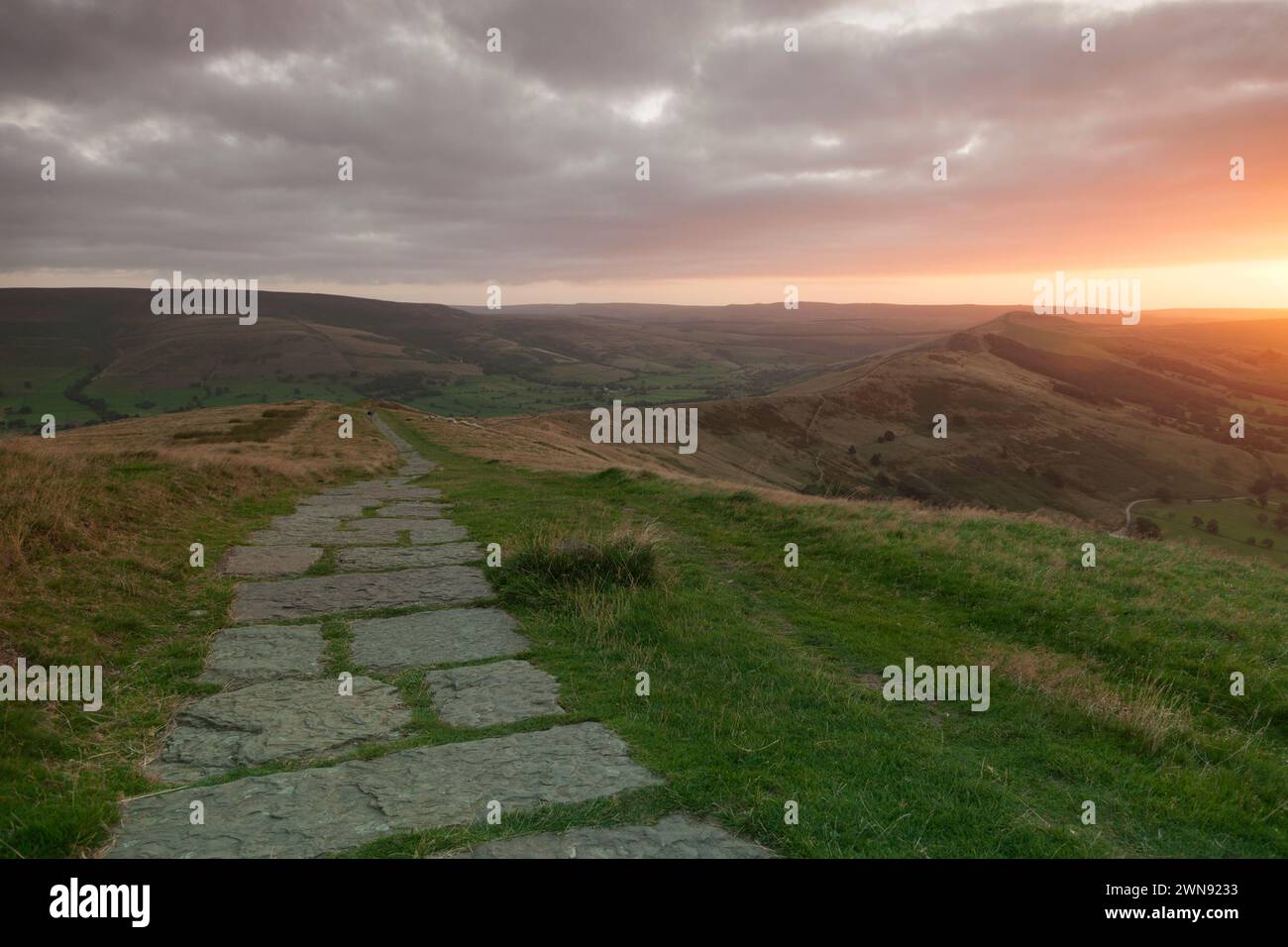 The great ridge of mam tor hi-res stock photography and images - Alamy