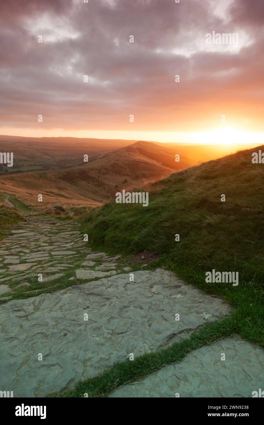 UK, Peak District, the great ridge from Mam Tor at sunrise Stock Photo ...