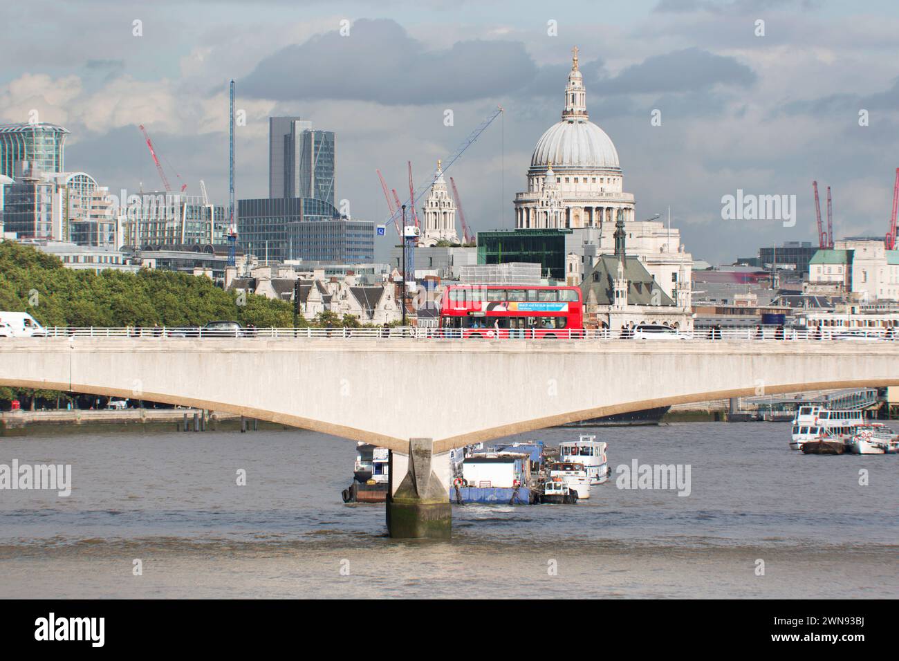 London skyline waterloo bridge london hi-res stock photography and ...