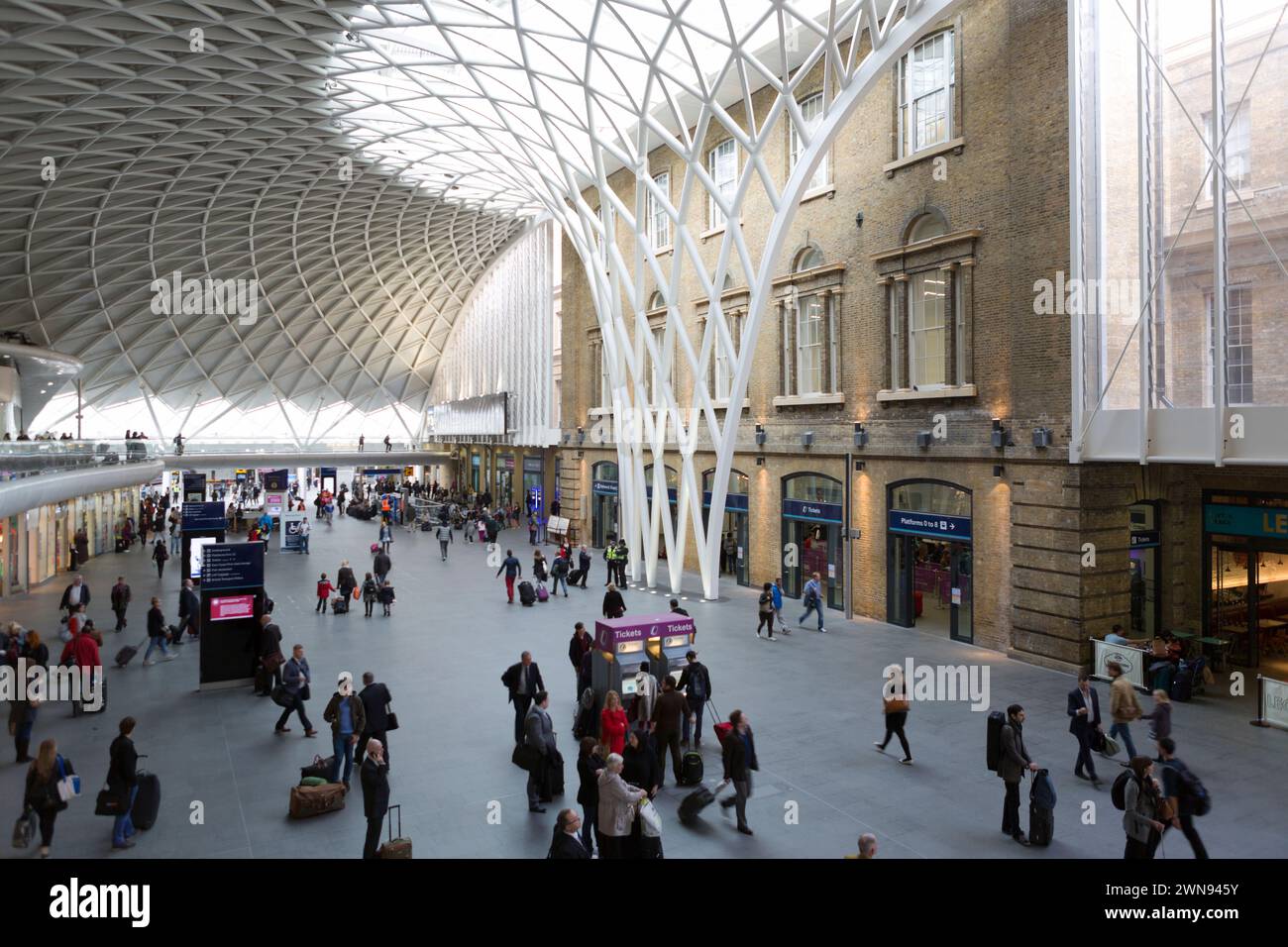 UK, London, the interior antrim at the newly built / refurbished King's ...