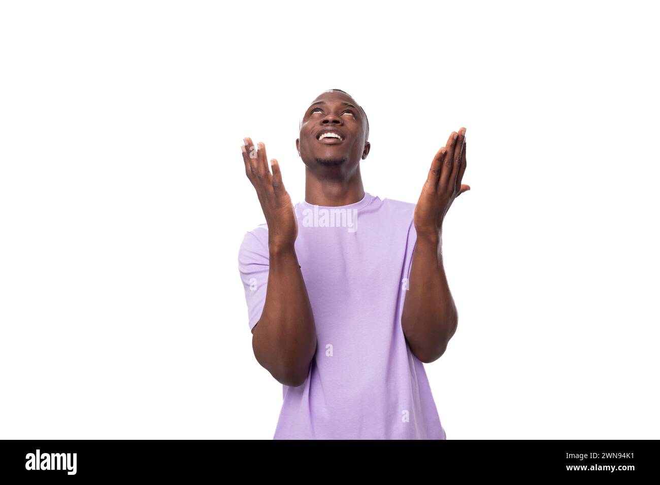 young 30 year old american guy of normal build dressed in a cotton t ...