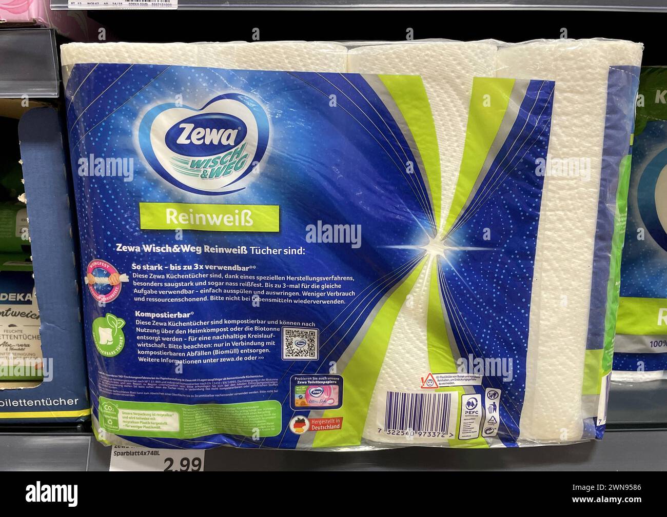 Bayern, Deutschland 01. März 2024: Hier der Blick im Supermarkt ...