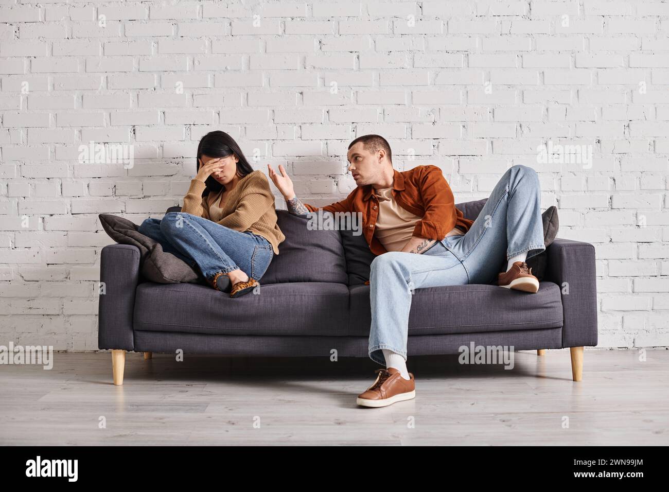 Asian woman crying hi-res stock photography and images - Alamy