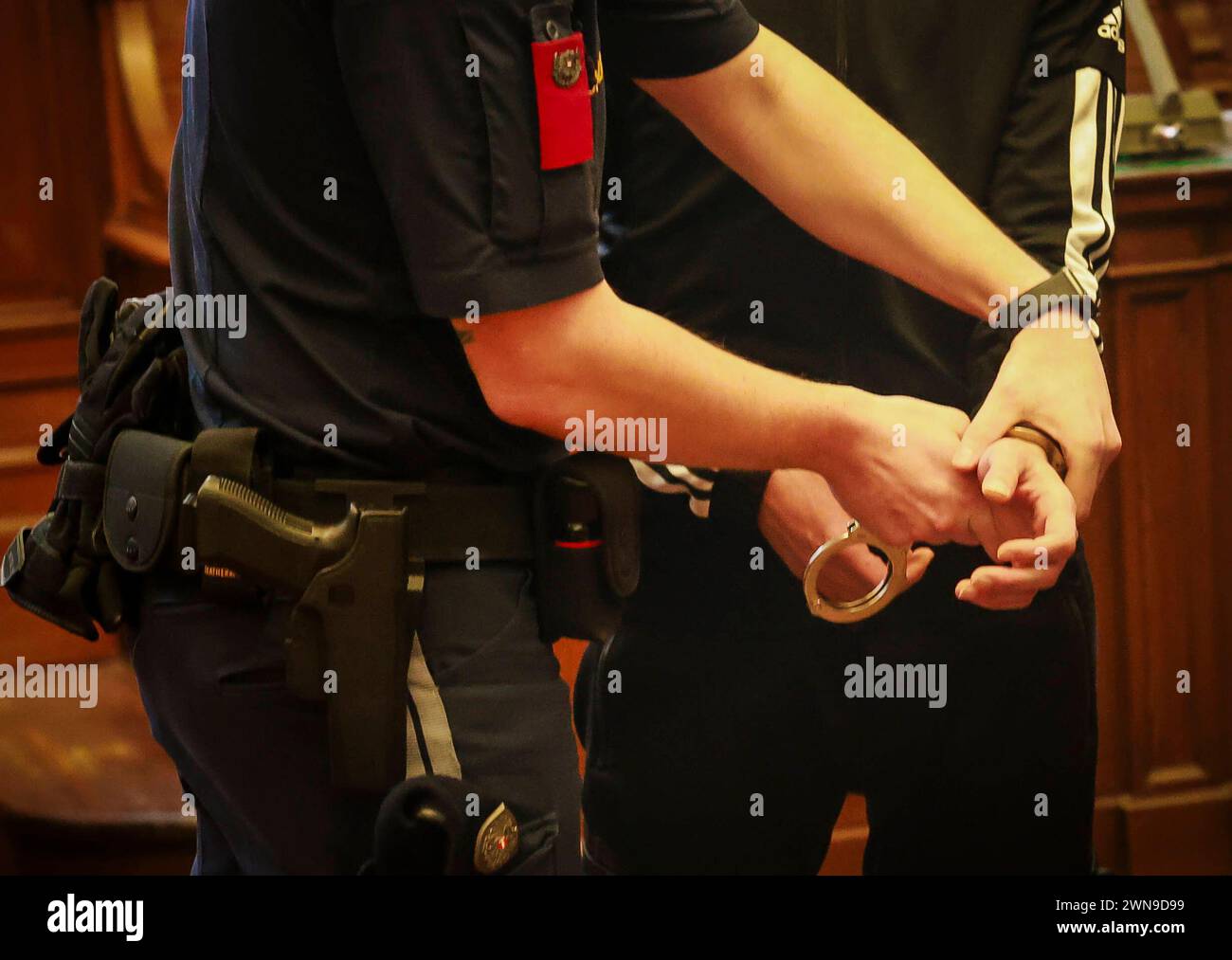 Handfessel hi-res stock photography and images - Alamy