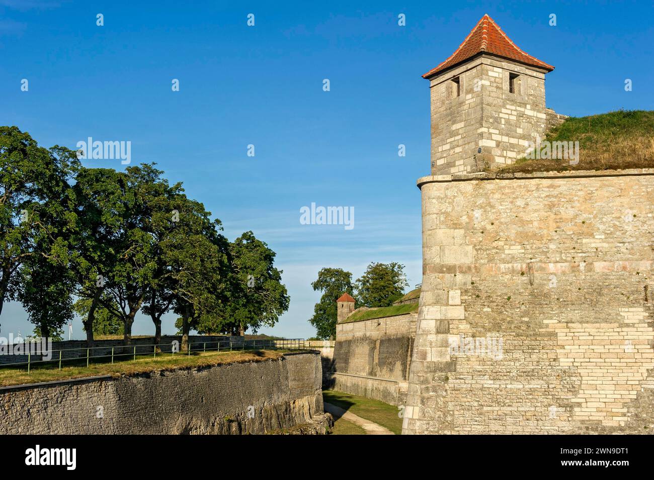 Guardhouse on fortress rampart, fortress wall with moat, bastion Kaltes ...