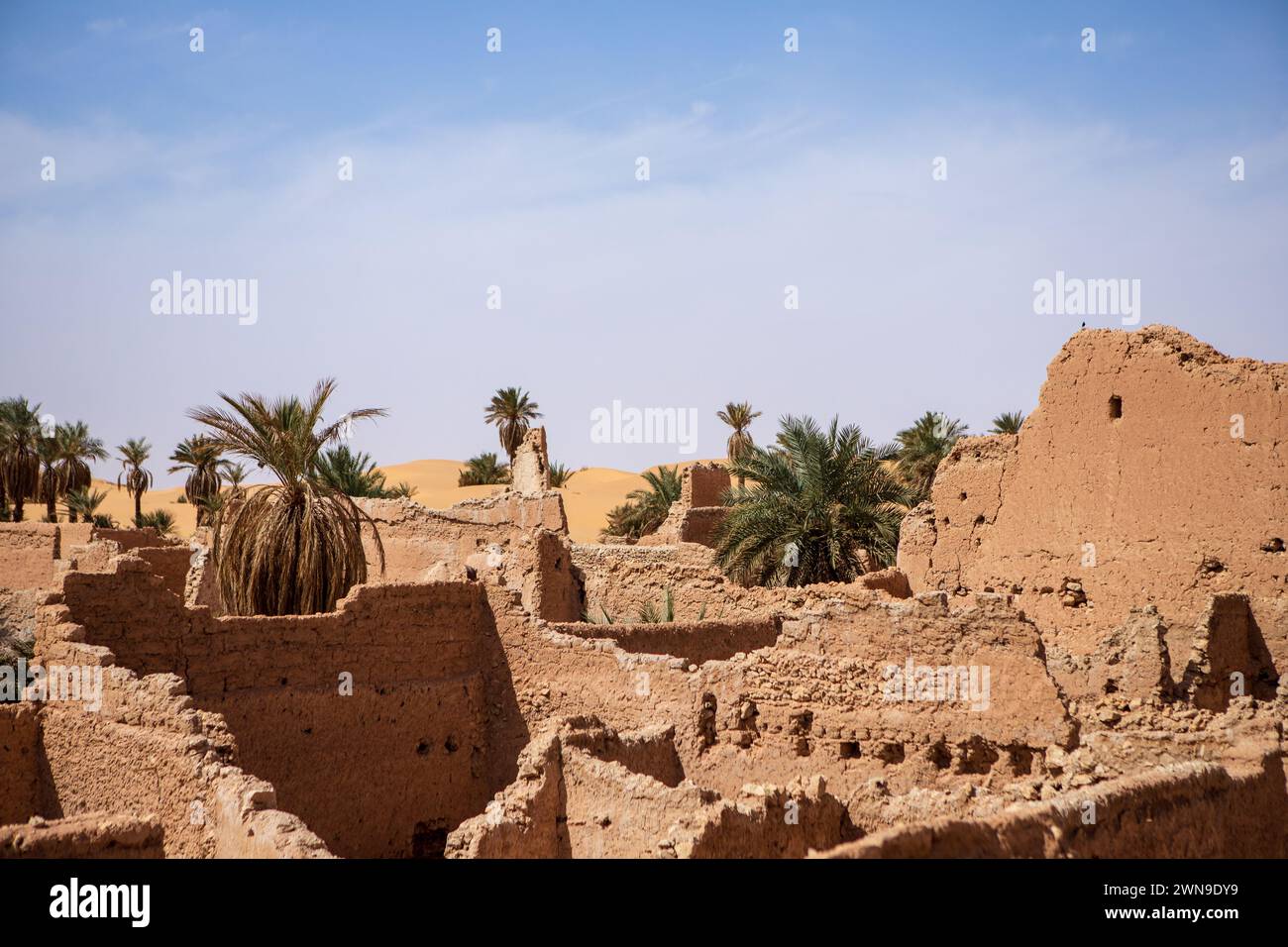 Timimoun Kssar in the Algerian desert Sahara Stock Photo - Alamy