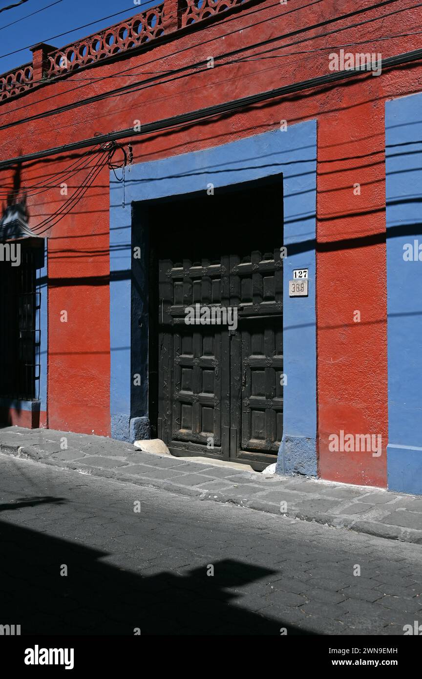 Colourful houses on Avenida Francisco Sosa, Coyoacan, Mexico City Stock ...