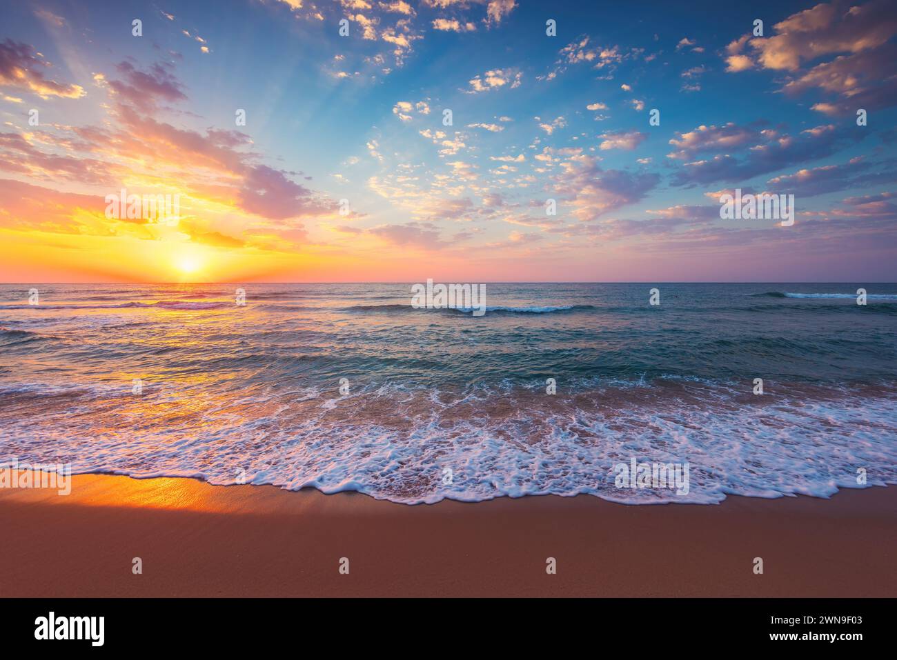Cloudscape seascape ocean sunset hi-res stock photography and images ...