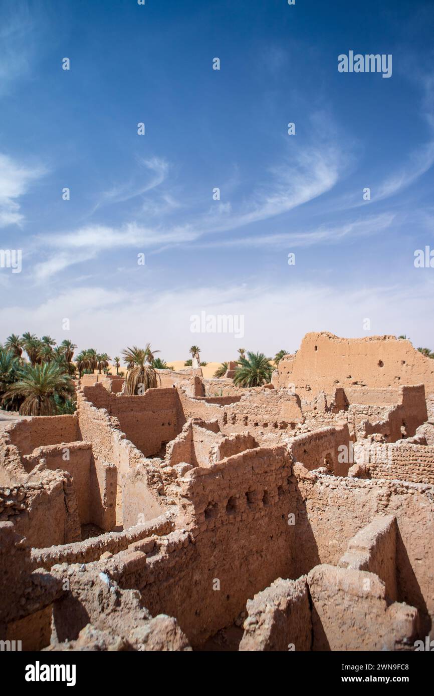 Timimoun Kssar in the Algerian desert Sahara Stock Photo - Alamy