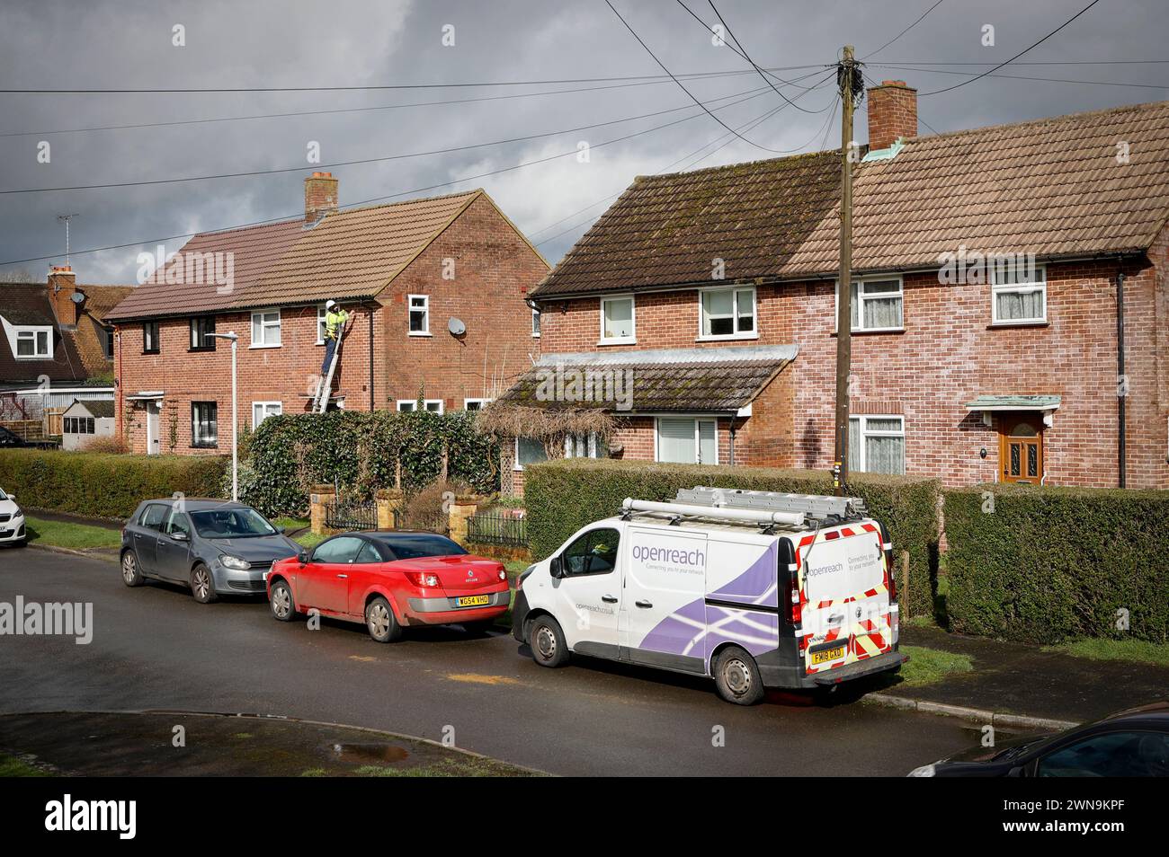Bt openreach telecommunication engineer work hi-res stock photography ...
