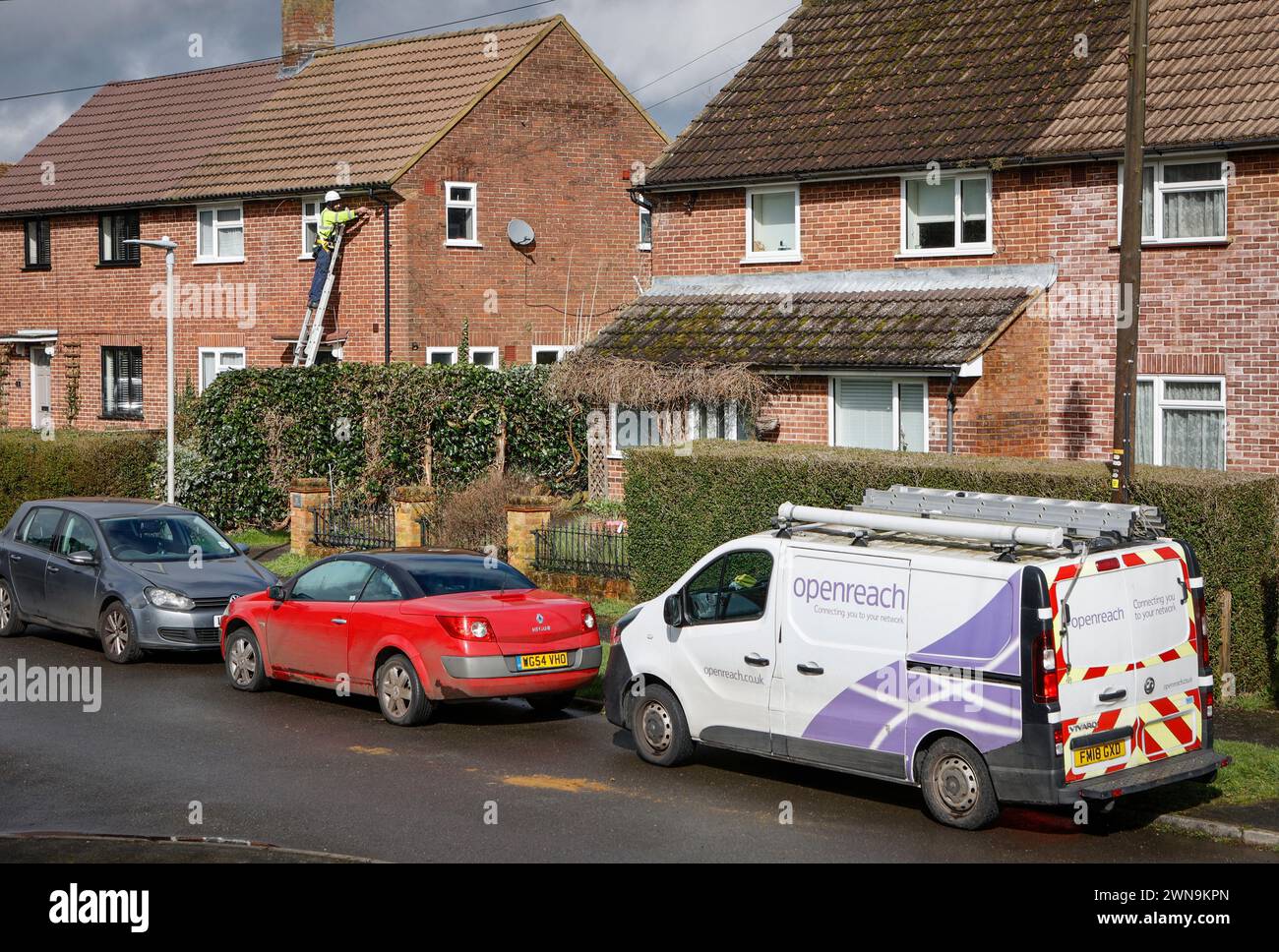 Bt openreach telecommunication engineer work hi-res stock photography ...