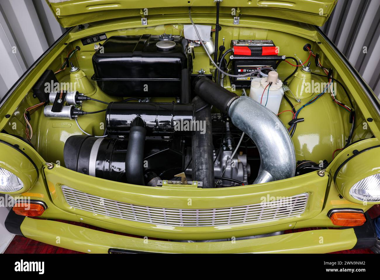 PRODUCTION - 09 February 2024, Saxony, Zwickau: View into the engine ...