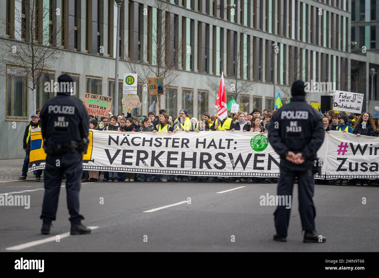 Berlin, Deutschland. 01st Mar, 2024. Joint strike by Fridays for Future ...