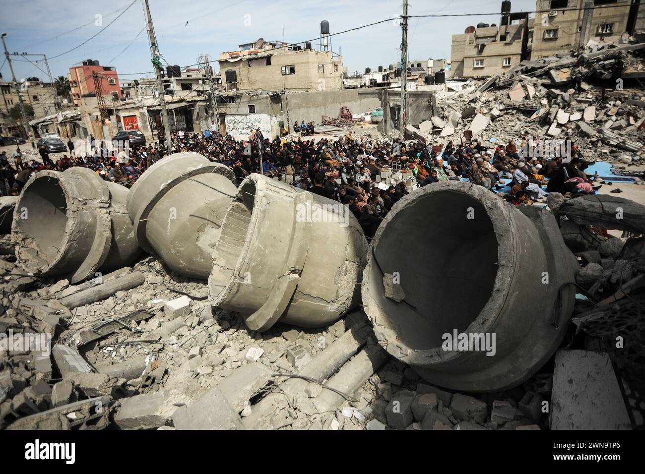 Rafah, Gaza. 01st Mar, 2024. Palestinians attend Friday prayers near ...