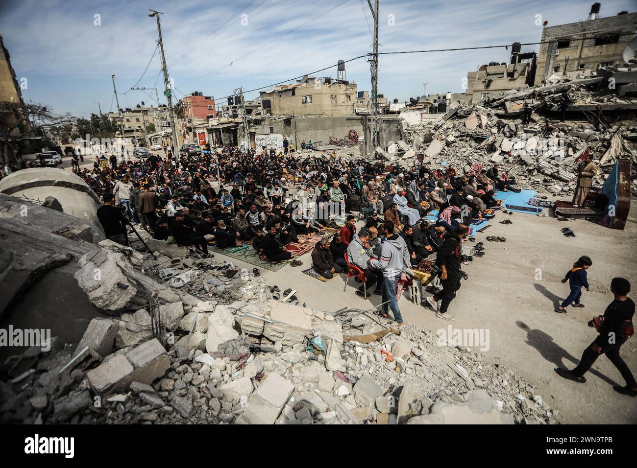 Rafah, Gaza. 01st Mar, 2024. Palestinians attend Friday prayers near ...