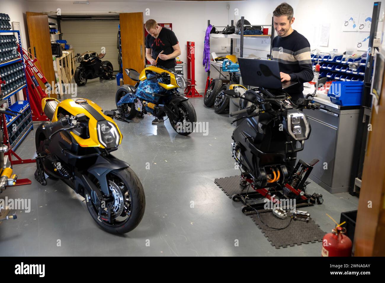 Vector facility hi-res stock photography and images - Alamy