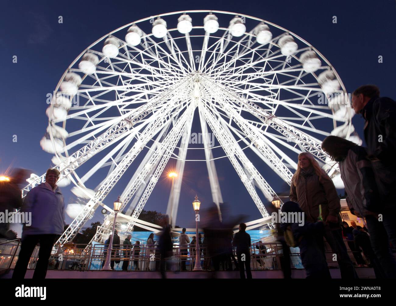 03/10/12 The Nottingham Goose Fair - one of Europe's largest travelling ...