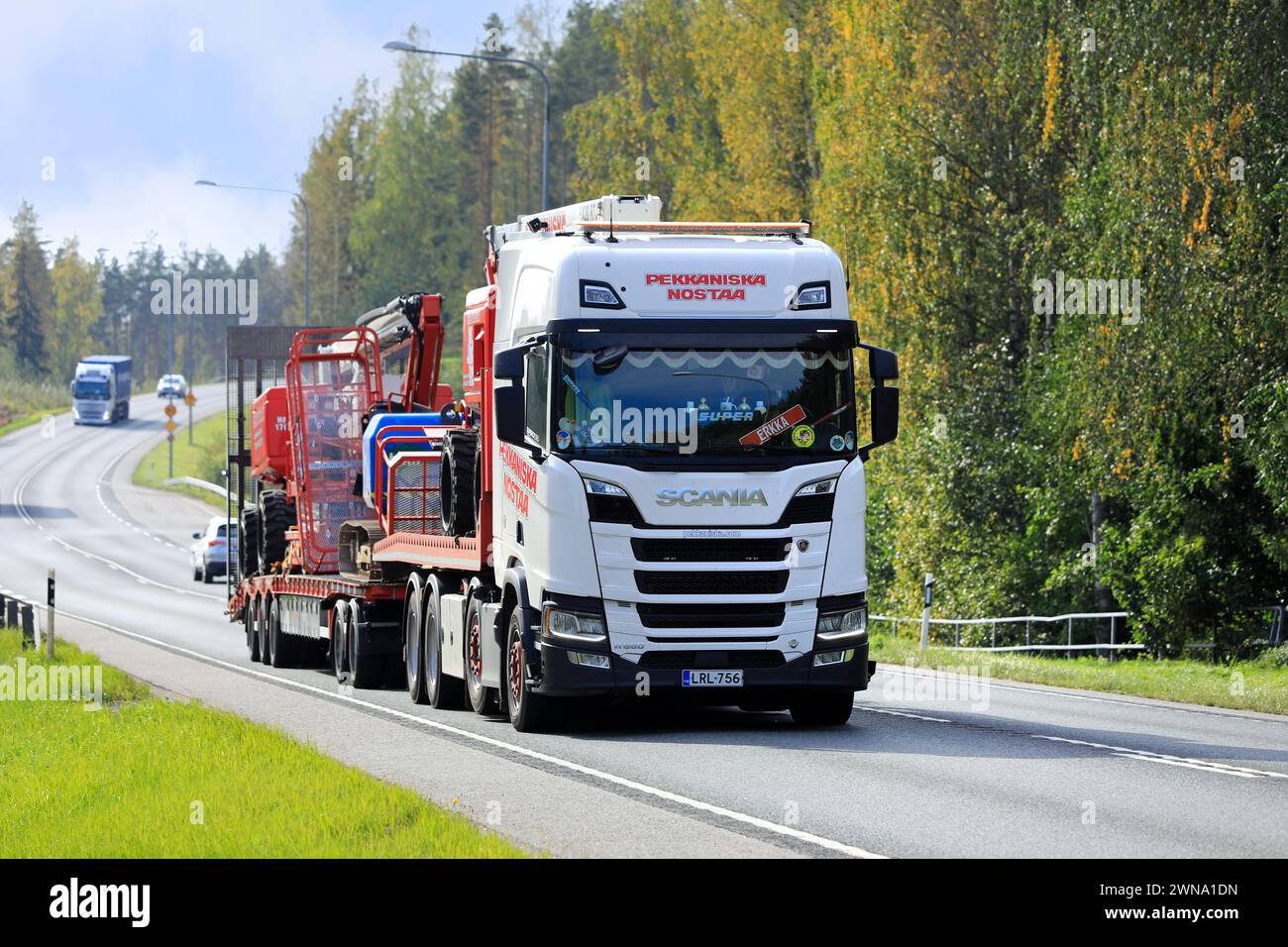 Scania R660 truck transports lifting equipment of Pekkaniska, leading ...