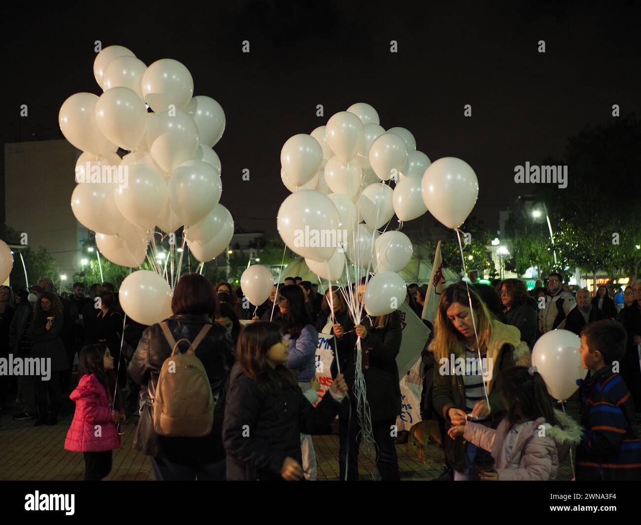 People gather in Athens to remember the victims of the tragic train ...