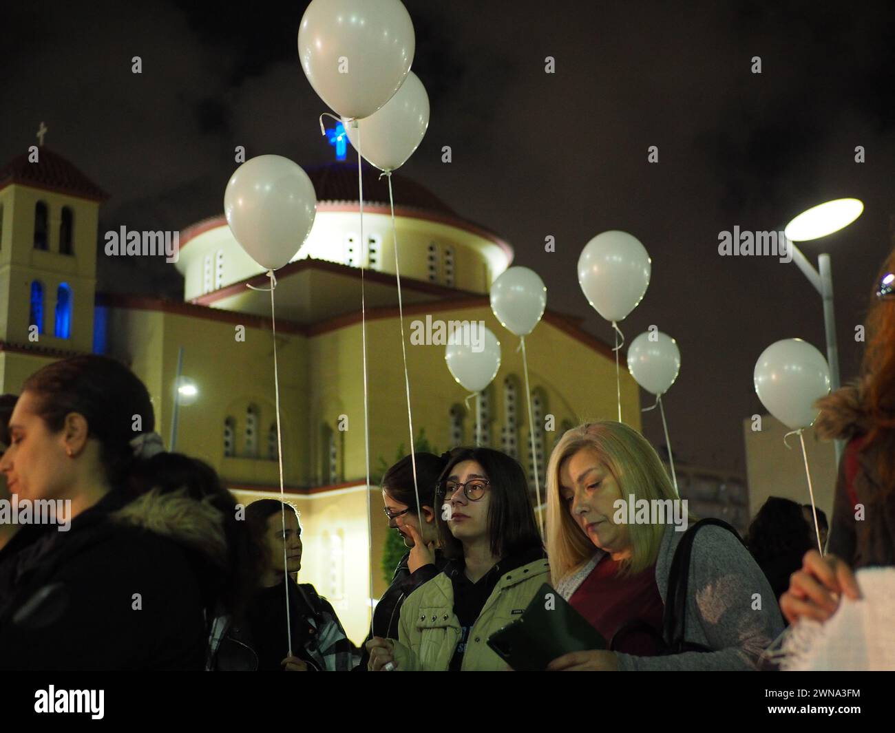 People gather in Athens to remember the victims of the tragic train ...