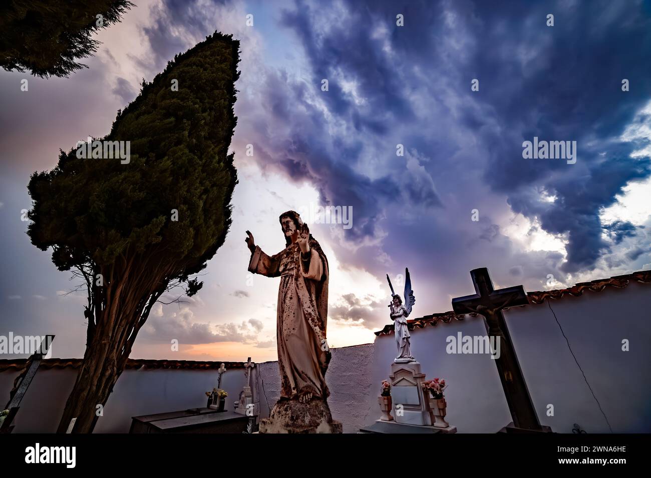 Christ blessing statue hi-res stock photography and images - Alamy
