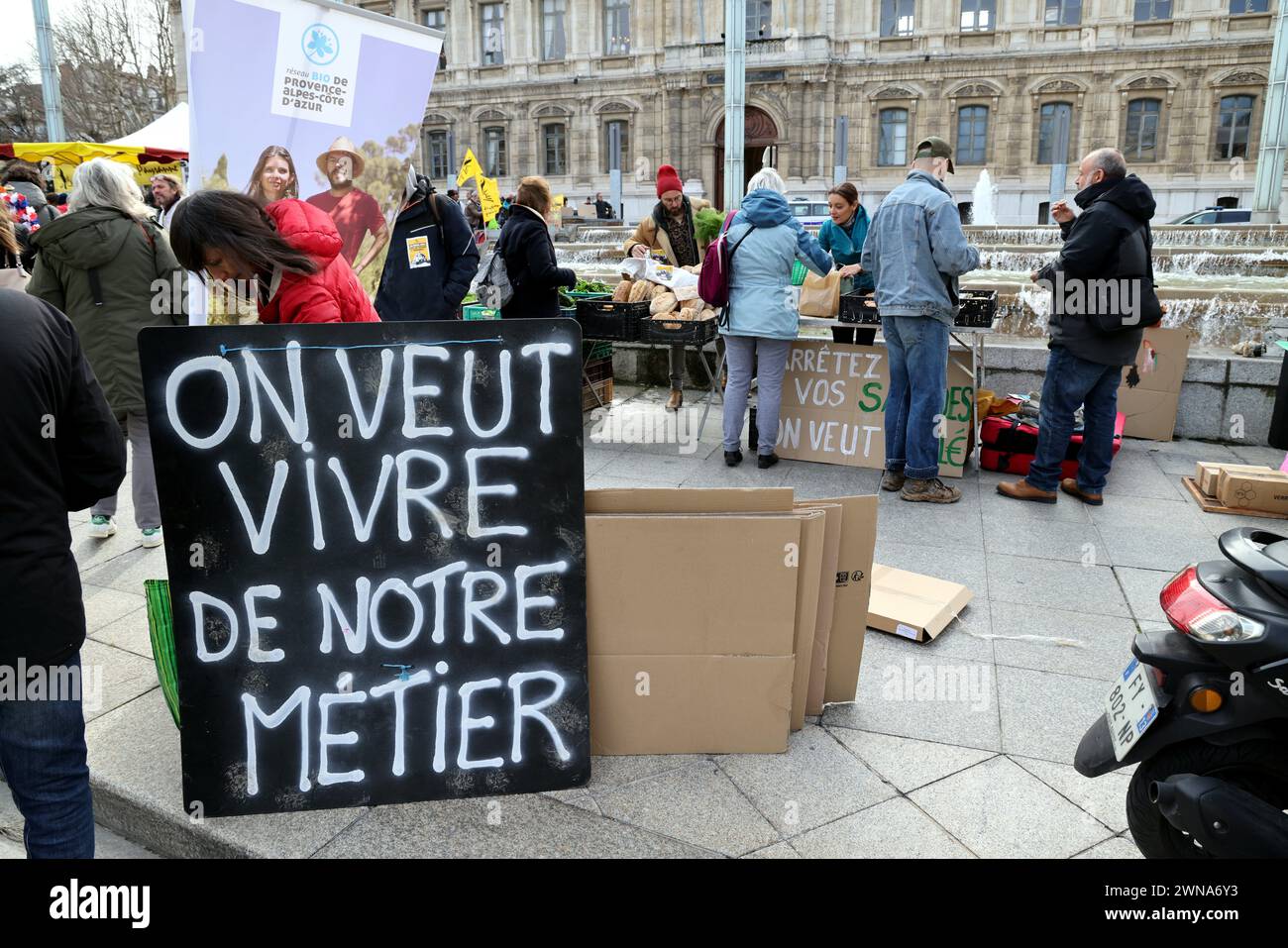 Vivre a marseille hi-res stock photography and images - Alamy
