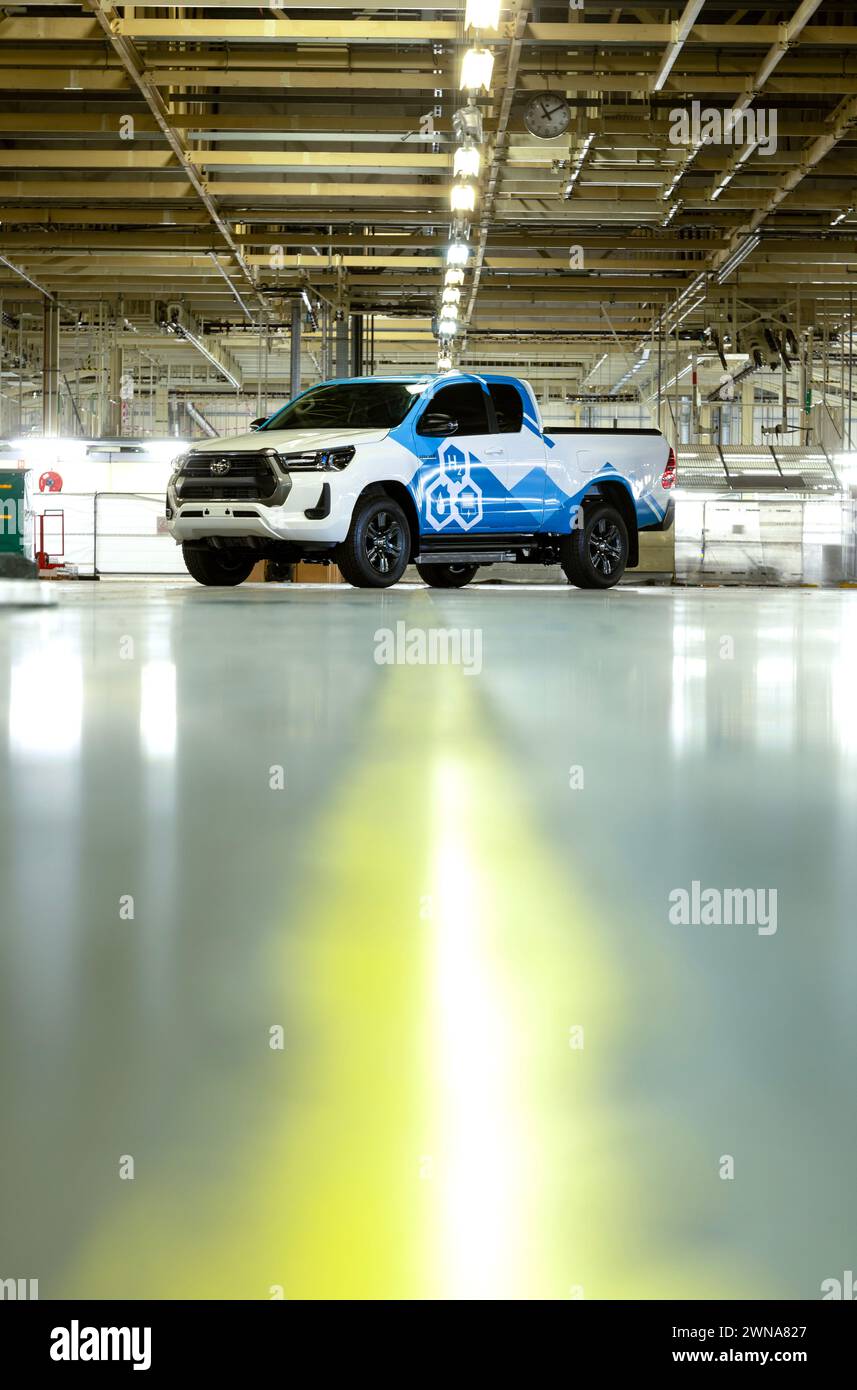 01/09/23 New hydrogen-powered Toyota Hilux at the company’s Burnaston ...