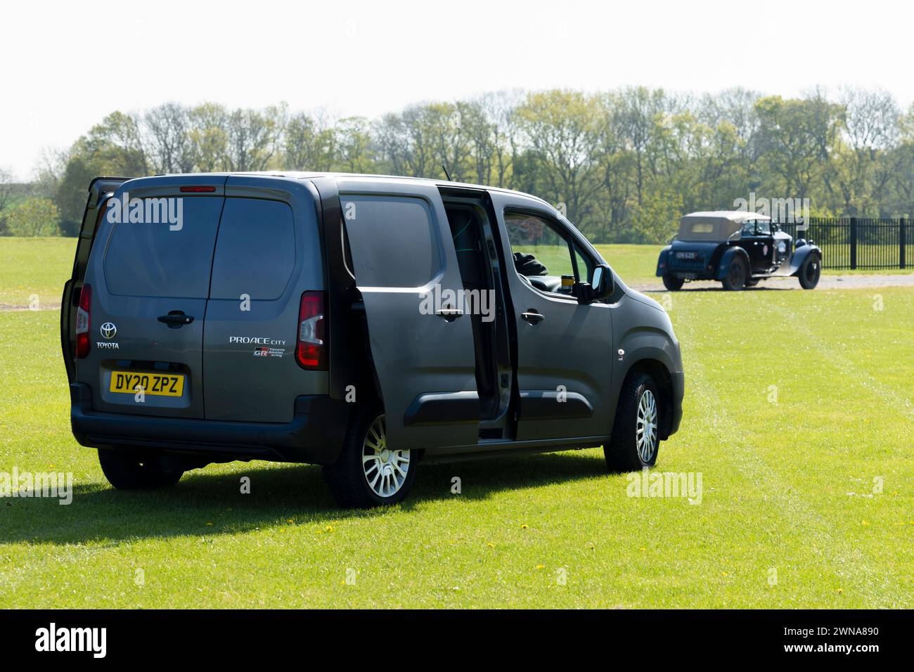 Spitfire scramble hi-res stock photography and images - Alamy