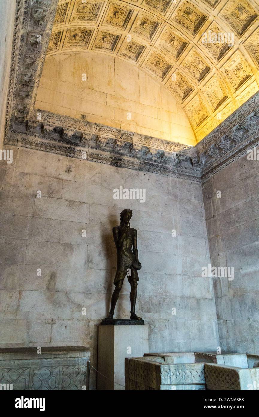 Temple of Jupiter, Diocletian's palace, Split, Croatia Stock Photo - Alamy