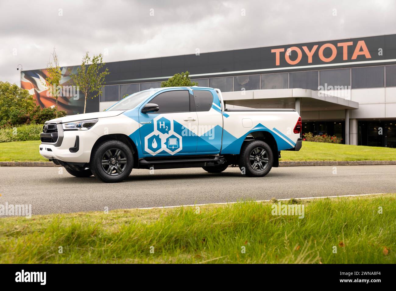 01/09/23 New hydrogen-powered Toyota Hilux at the company’s Burnaston ...