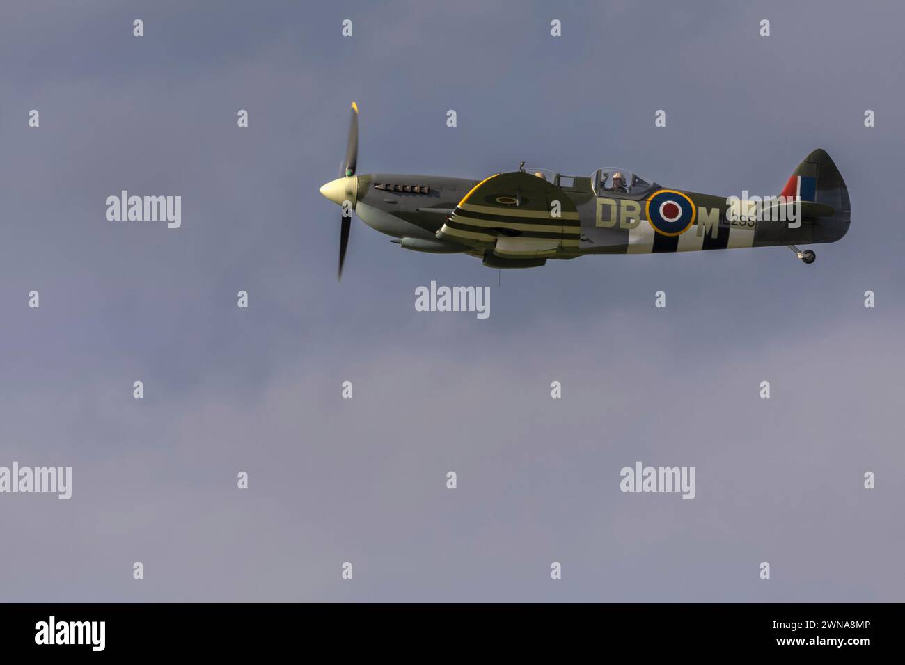 Spitfire dover white cliffs hi-res stock photography and images - Alamy