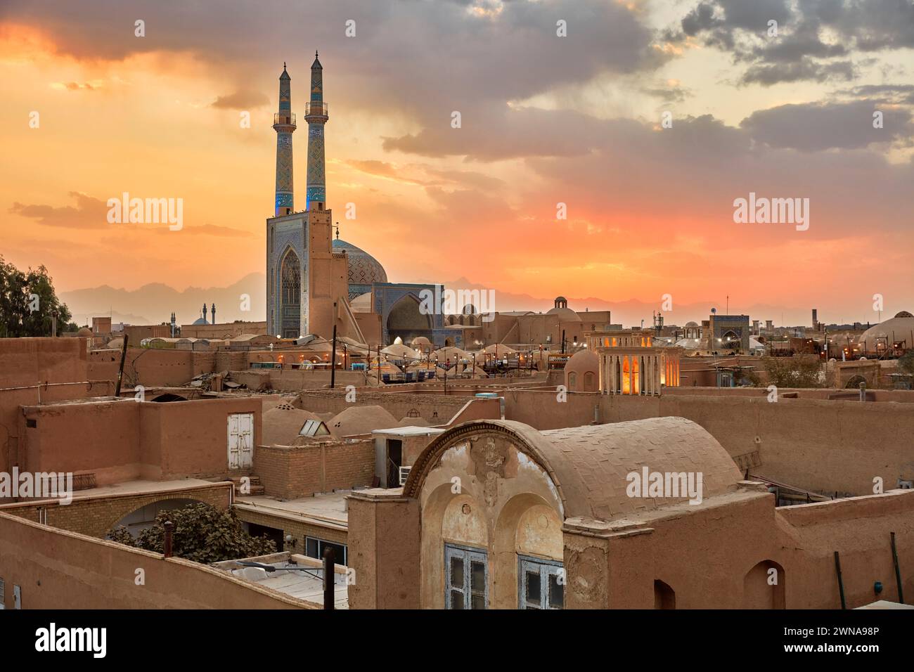 Red adobe houses hi-res stock photography and images - Alamy