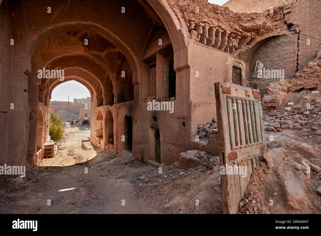 Abandoned house in the old town of Yazd, Iran Stock Photo - Alamy