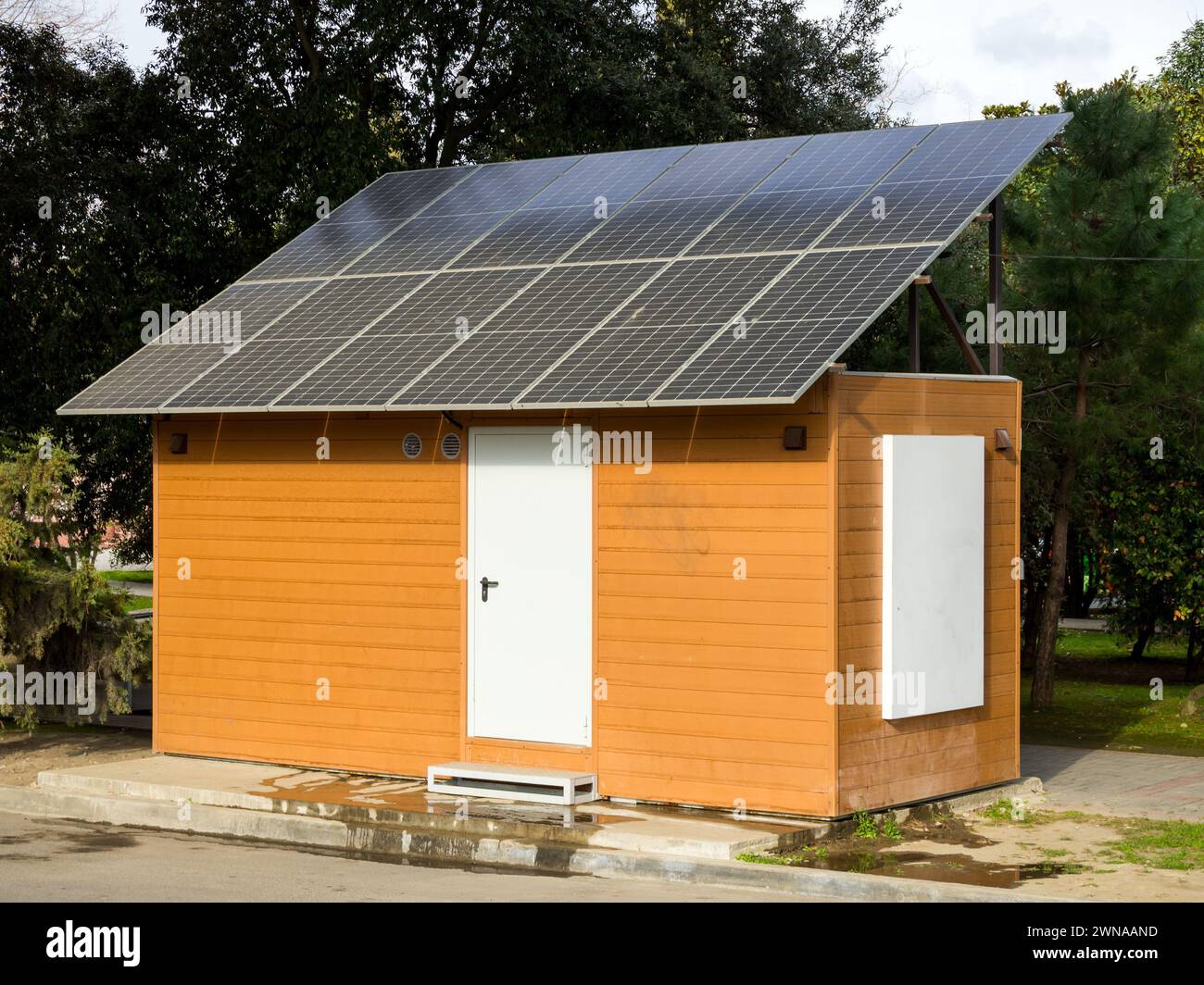 Renewable pavilion hi-res stock photography and images - Alamy