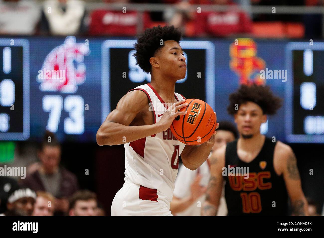 Washington State forward Jaylen Wells (0) prepares to pass the ball ...