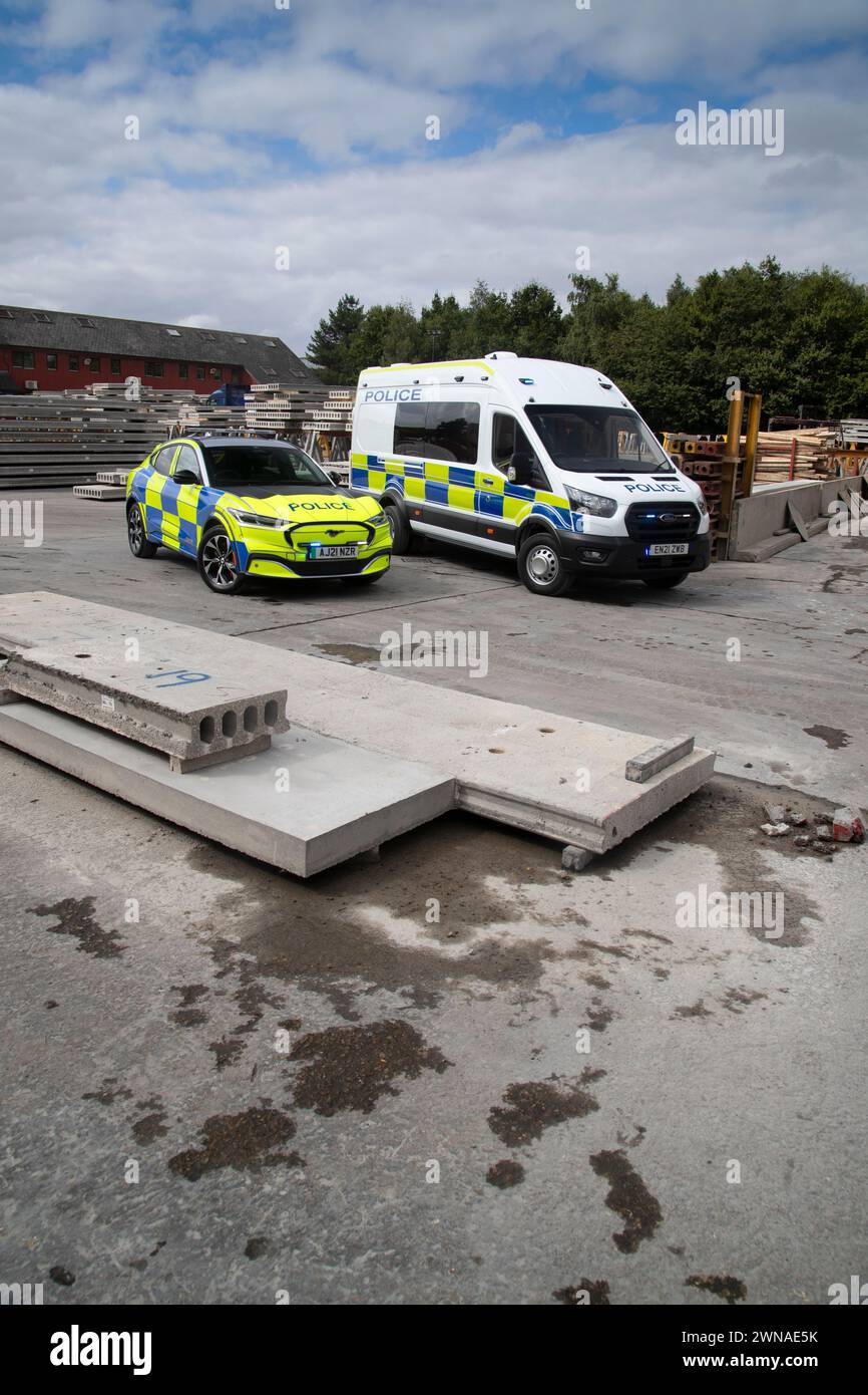27/08/21 Ford Mustang Mach-E police car and Ford 5 tonne Transit riot ...