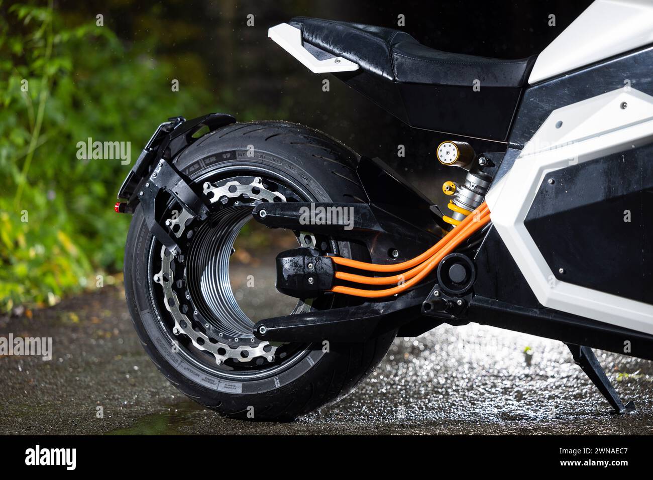 25/06/22 Verge Motorcycles’ first model, the TS is powered by an ...