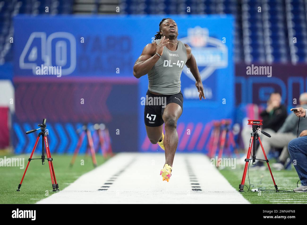 Troy defensive lineman Javon Solomon runs the 40-yard dash at the NFL football scouting combine ...