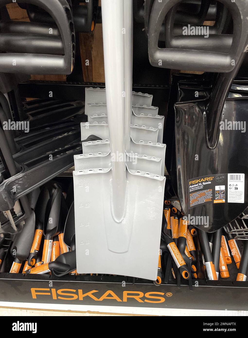 Bayern, Deutschland 01. März 2024: Hier der Blick in einem Baumarkt auf ...